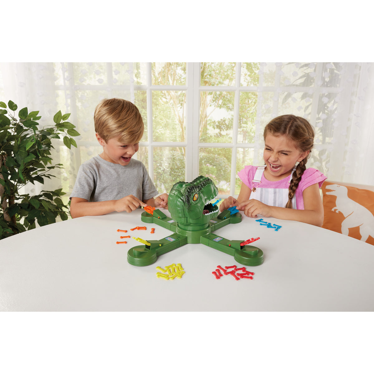 T-Rex Bone Toss – Olly-Olly